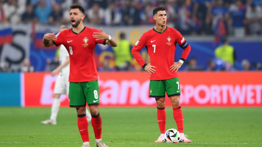 39歳ロナウド、EUROでフリーキックを賭けのネタにされていた…リネカーとリオが明かす 「ワインを賭けた」 ｜Qoly サッカーニュース