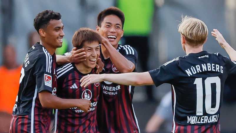 日本代表初招集！奥抜侃志、ニュルンベルクの同僚である林大地も2つの絵文字で祝福 ｜Qoly サッカーニュース